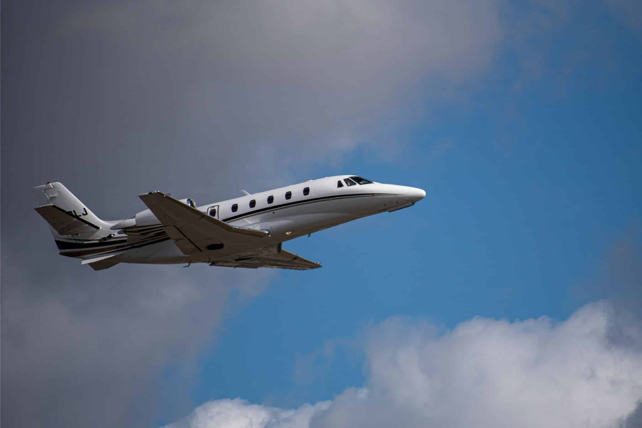 Private jet flights & Ways to charter private jets | FA Jets