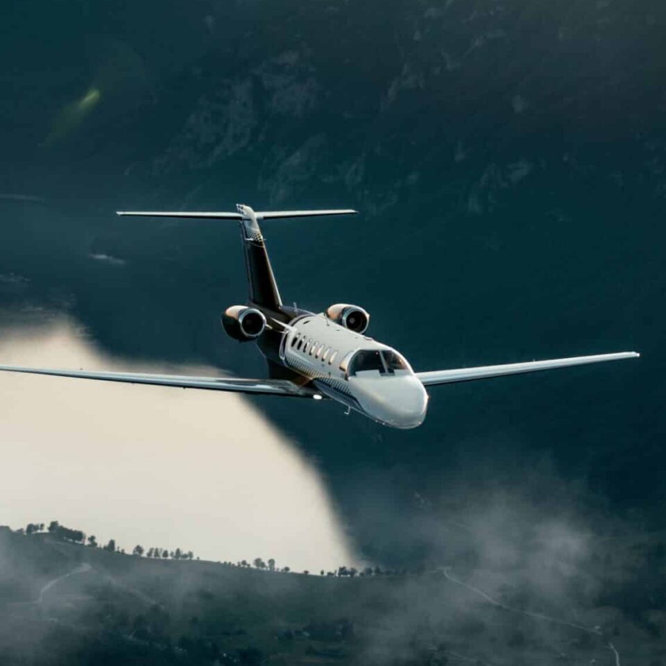 Diamond DA62: Specs, Range & Charter Cost in Europe | FA Jets